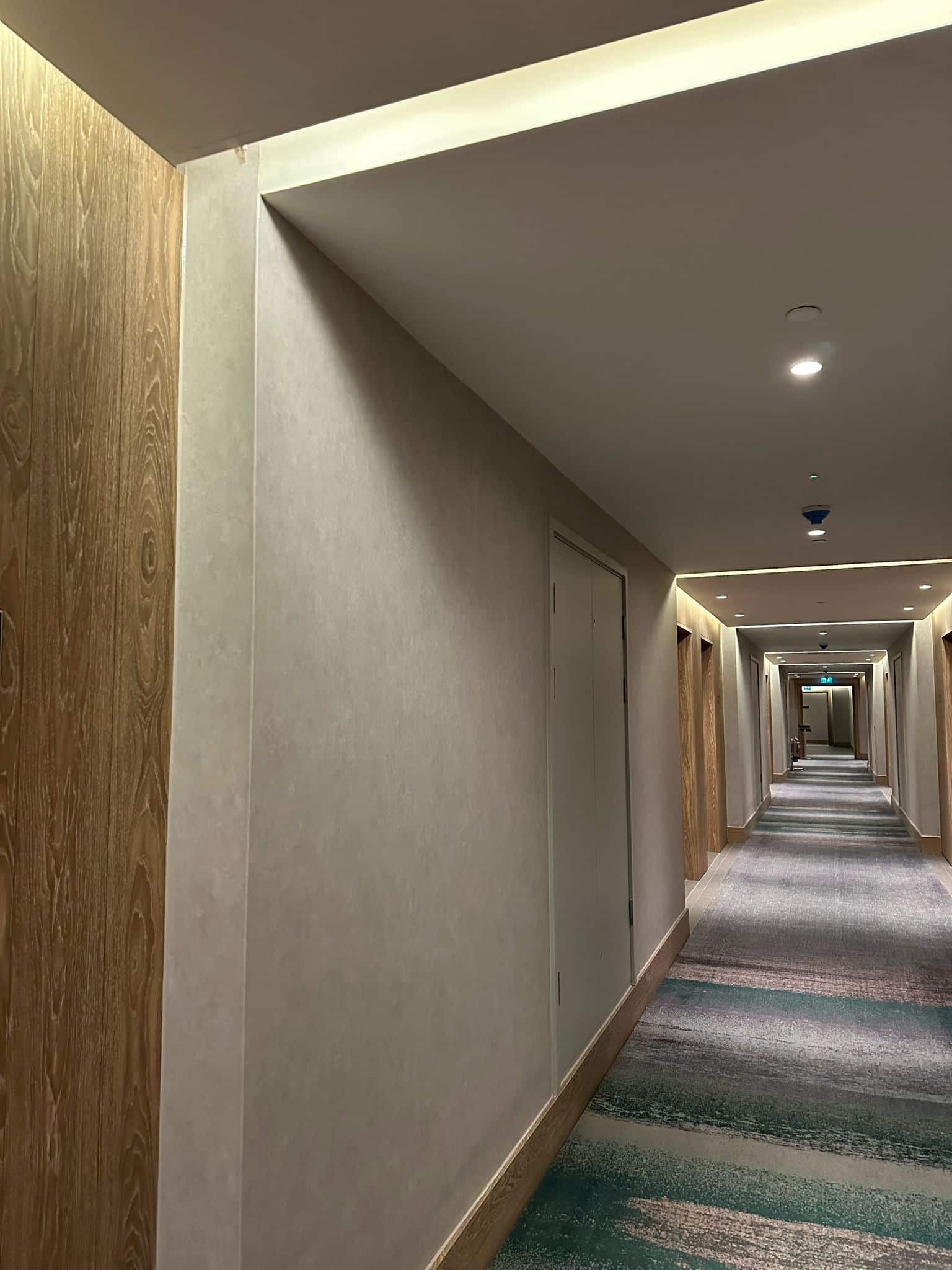 Hilton Bankside hotel-Drywalling & wallpaper - TBT Construction